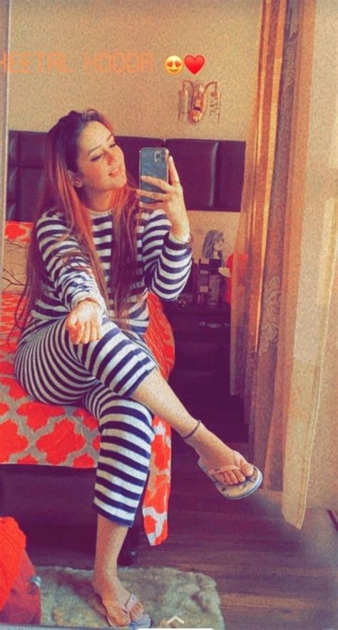 اجمل 10 صور سيلفي رمزيات بنات كيوت مصراوى الشامل