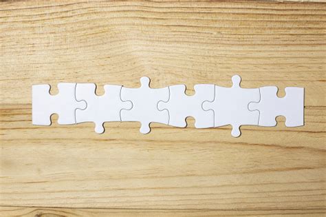 나무 배경에 설정 직소 퍼즐의 여섯 흰색 조각 복사 공간을 복사합니다 노조의 개념 문자와 텍스트를 위한 공간입니다 조각그림 맞추기에 대한 스톡 사진 및 기타 이미지 Istock