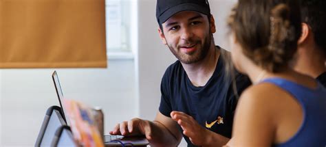 Data Driven Storytelling Algebra International School