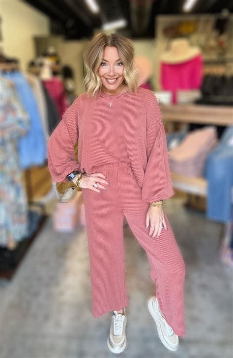 Sets Small Town Sass