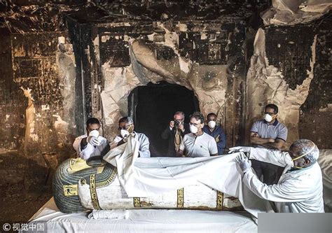 埃及考古学家现场“开棺见尸” 促旅游 北京时间
