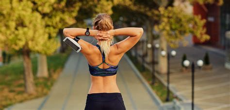 Dive Into The Weekend With This Friday Fitness Workout