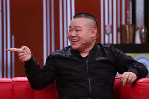 岳云鹏高清图片大全岳云鹏白娘子高清图片 随意云