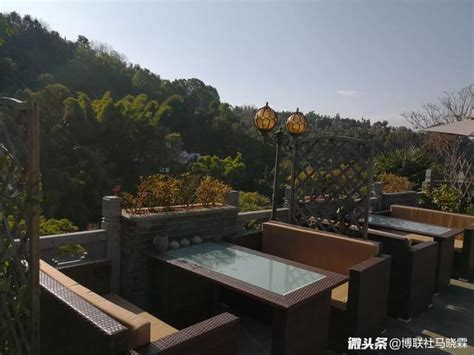 騰衝角樓住了兩個晚上的思齊小墅感覺真好白天陽光燦爛夜晚茶香溫馨室外環境靜謐清晰客房佈置卻如五星級般舒適早飯也非常可口除了