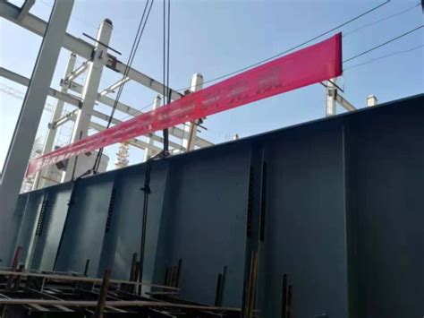 山东电建一公司 项目动态 金泰氯碱项目 2锅炉大板梁顺利吊装