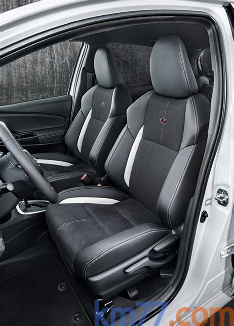 Fotos Interiores Toyota Yaris 2017