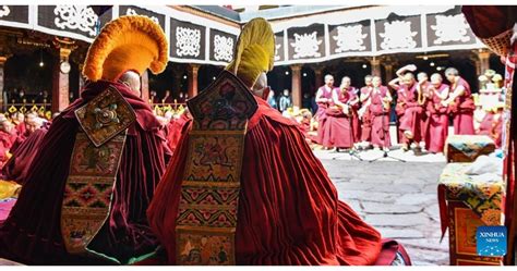 13 монаси получиха докторска степен по тибетски будизъм