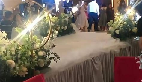 รวมรูปภาพของ วิวาห์เดือด เจ้าสาว 2 คนซัดกันนัว เจ้าบ่าวเฉลยคนไหนตัวจริง ขัดใจพ่อจนโดนตบ รูปที่