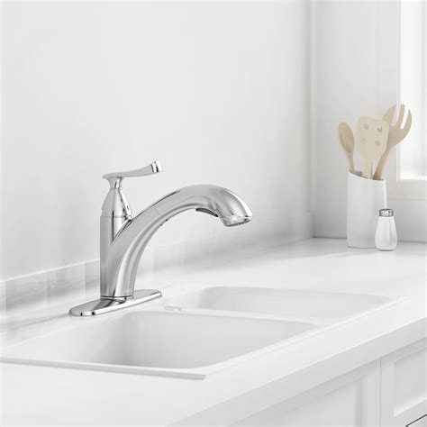 Chatfield® Single Handle Pull Out Kitchen Faucet