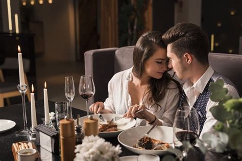 Пара обедает в ресторане Бесплатно Фото Dinner Restaurants Dinner Lamb Ribs