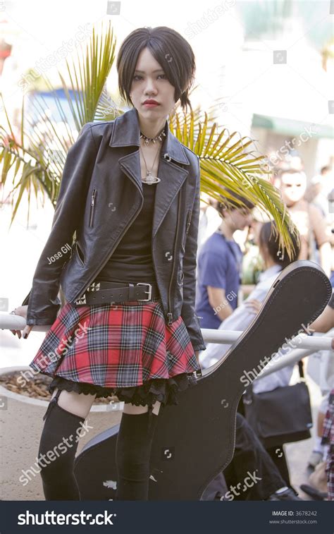 Nana Osaki Outfit