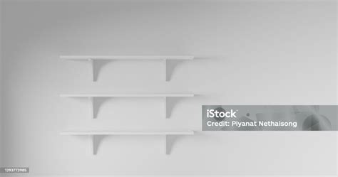 3d 렌더링 흰색 테이블 쇼케이스와 자연 창 조명 벽 배경에 빈 선반의 전면 보기 최소한의 개념을 보여주는 배경 선반의 표시