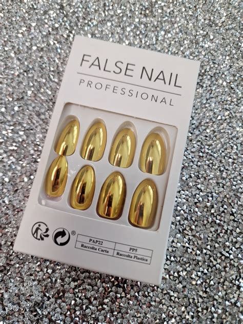 Комплект Разкошни Press On Изкуствени Нокти 24 броя Шикозно Изкрящо Злато Златни Нокти Красиви