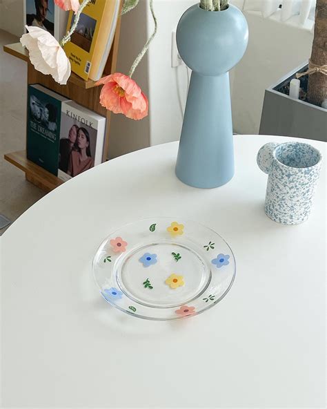 접시·플레이트 투명 꽃무늬 유리 플레이트 오늘의집 쇼핑