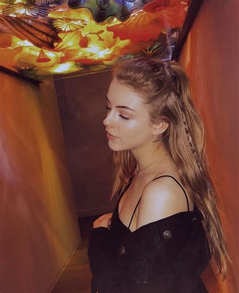 Hannah Adlı Kullanıcının Amelia Gething Panosundaki Pin