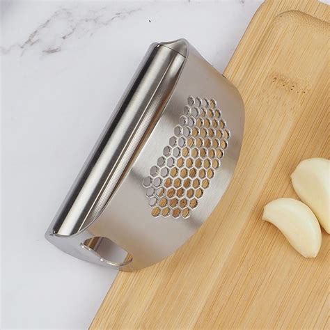 Easy To Use Stainless Steel Garlic Crusher Make Delicious Recipes With