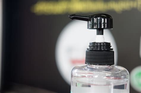 알코올 젤 병 또는 손 소독제 병 은 바이러스 또는 박테리아를 방지 닫기 0명에 대한 스톡 사진 및 기타 이미지 0명