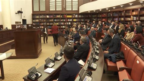 Во Собранието се уште не е пристигнат извештајот на МВР за седницата за случајот „Онишченко