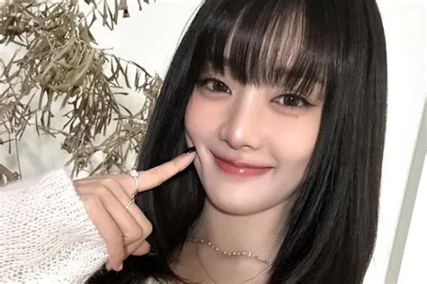 มินนี่ Minnie เล่าว่า สมาชิกวง G I Dle สนิทกันมากขึ้นในช่วงพูดคุยเพื่อต่อสัญญา