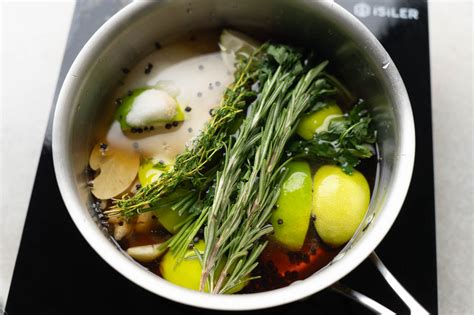 Chicken Brine Recipe (For The Juiciest Chicken!) - Hungry Huy