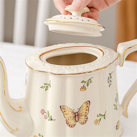 หลายชิ้นยุโรปแมลงลายแก้วกาแฟเซรามิคและชุดจานรองพร้อมช้อน Retro อาฟเตอร์นูนทีแบบอังกฤษแก้วและกา