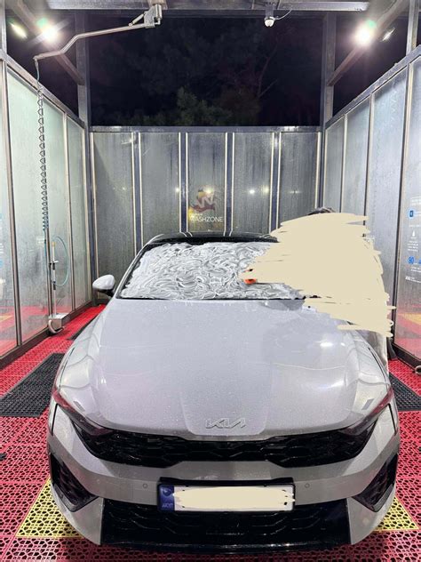 블라인드 자동차 비 오는데 세차하고 왔어