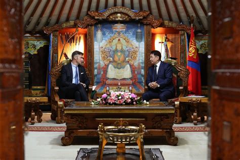 Монгол Улсын Ерөнхийлөгч У Хүрэлсүх Бүгд Найрамдах Франц Улсын Элчин сайдыг хүлээн авч уулзлаа