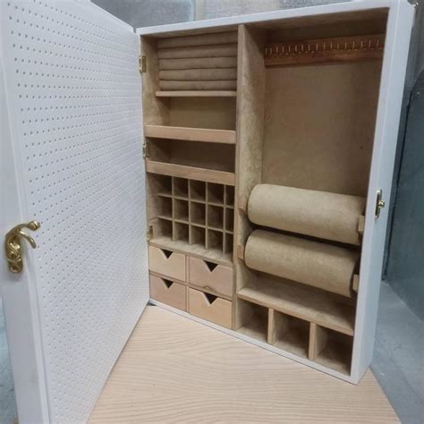 Настінний органайзер для прикрас — ціна 6600 грн у каталозі Комоди Купити товари для дому та