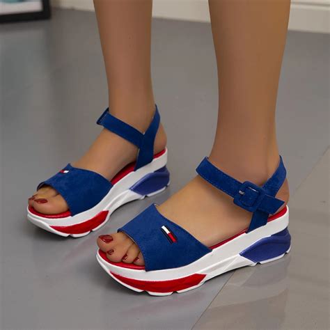 여자 샌들 2022 새로운 스포츠 여자 플랫폼 웨지 신발 숙 녀 여름 슬리퍼 버클 비 슬립 비치 슬라이드 플러스 크기 35 ~ 43 Aliexpress