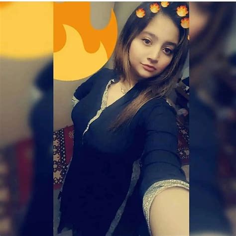 Does Anyone Know Her Instagram Account Or Maybe Snapchat Scrolller