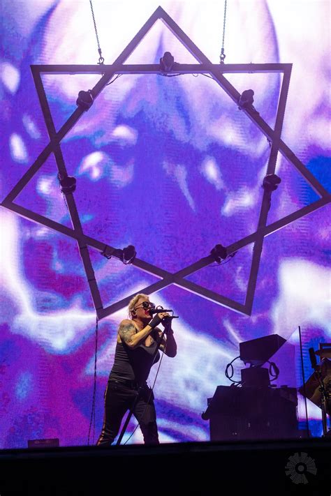 Tools Maynard James Keenan Insists Drag Outfit “had Nothing To Do With