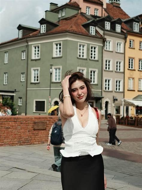 Analyn Barro And Arra San Agustin Explore Warsaw Gma Entertainment