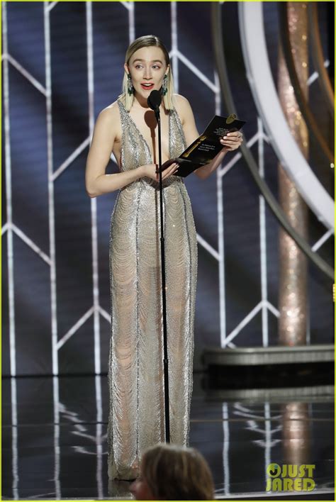 Saoirse Ronan Goes Glam In Gucci At Golden Globes Photo Saoirse Ronan Pictures