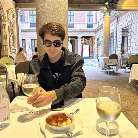 Kanav Kumar Kanavkumar • Instagram Photos And Videos