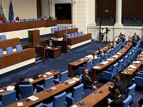 Депутатите приеха на първо четене трите одобрени от комисия проекта на ЗЛЗ Обновена