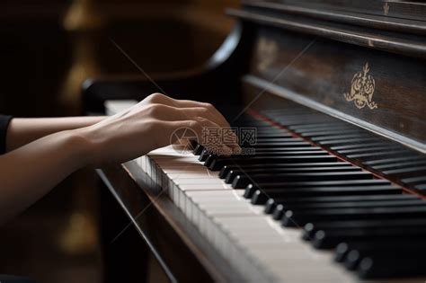 在弹钢琴的手高清图片下载 正版图片600260222 摄图网