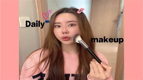 같이 준비하실래요🧖🏻‍♀ 데일리 메이크업 10분컷 메이크업 요즘에 푸욱 빠진 애교살 글리터 꿀조합 똥손 메이크업