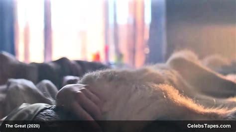 Elle Fanning Watching Hot Video