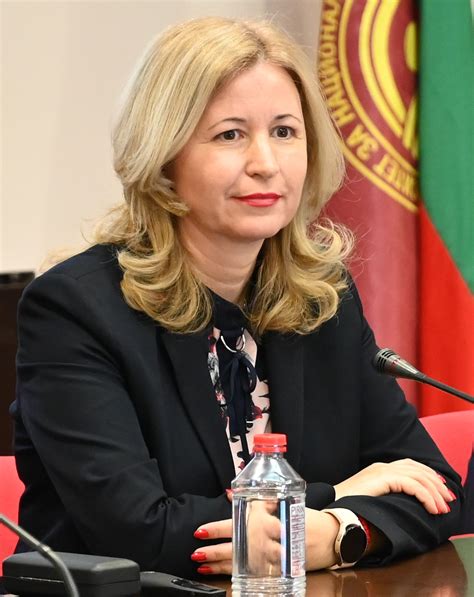 УНСС Кръгла маса „Нови управленски модели и предизвикателства пред дигитализацията на висшите