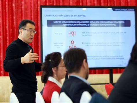 Хотын дарга Монголын гүйцэтгэх захирлуудын “СЕО” клубийн төлөөлөгчидтэй уулзлаа E Mn