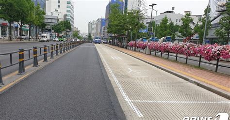 서울 버스정류장 8곳 아스팔트 걷고 콘크리트 깐다