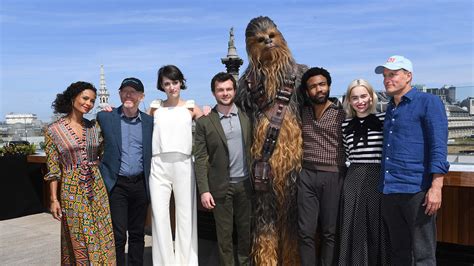 Режиссер и актеры — про фильм «Хан Соло Звездные войны Истории — Статьи на Кинопоиске