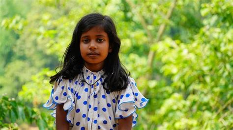 Linda Chica India Del Pueblo Foto Premium