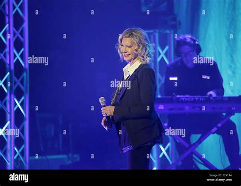 Olivia Newton John Performing Live On Stage At The O2 Apollo Manchester