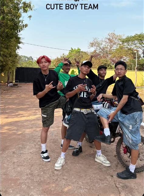 អេម កំពូមនុស្សជួបគ្នា😂 Facebook