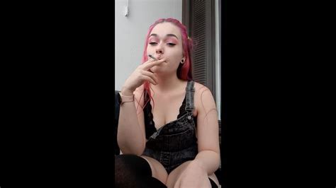 Smokingfetishcarolyn Smoking Related Storytime As I Smoke Manyvids