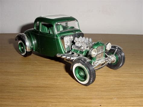 Aurora Hot Rod 132 125 Model Kit