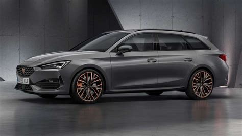 Seat Leon Sport Tourer 2021 Prezzo E Caratteristiche Motorimagazine It