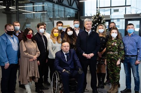 Петро Порошенко Звернення до броварчан яким днями належить прийняти тверезе і відповідальне