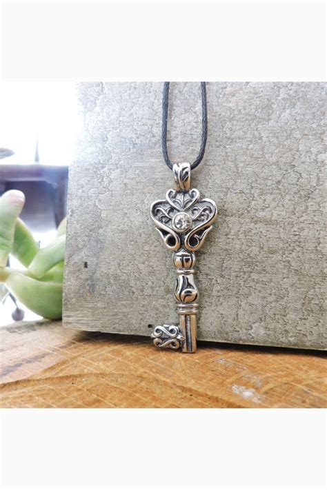 ΚΟΛΙΕ ΚΛΕΙΔΙ Vintage ΜΕ ΛΕΥΚΟ ΚΡΥΣΤΑΛΛΟ